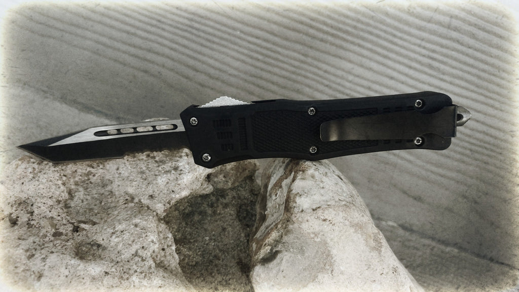 Micro Diamondback OTF Tanto – Stick It Knives